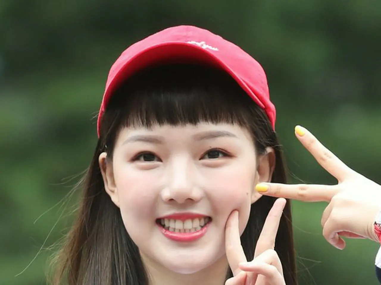 GFRIEND, arriving to work ”Music Bank” 20th anniversary SP rehearsal. | wowKorea