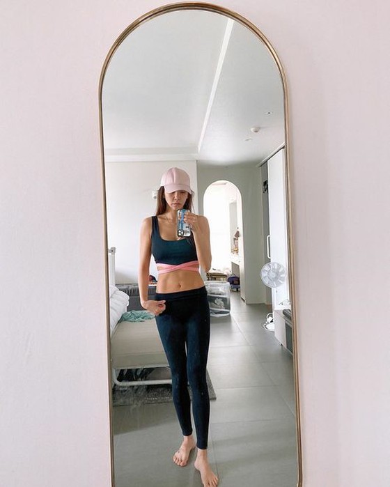 Actress Kim Jiwoo rushes into the 51kg weight & 9kg body fat range. | wowKorea