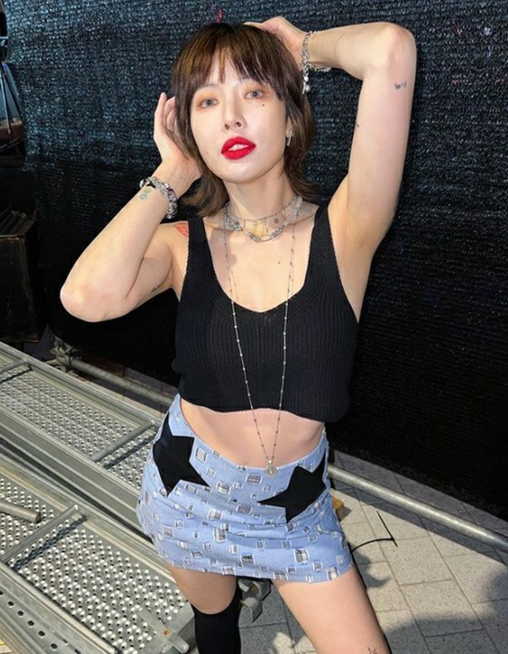 Hyuna Abs