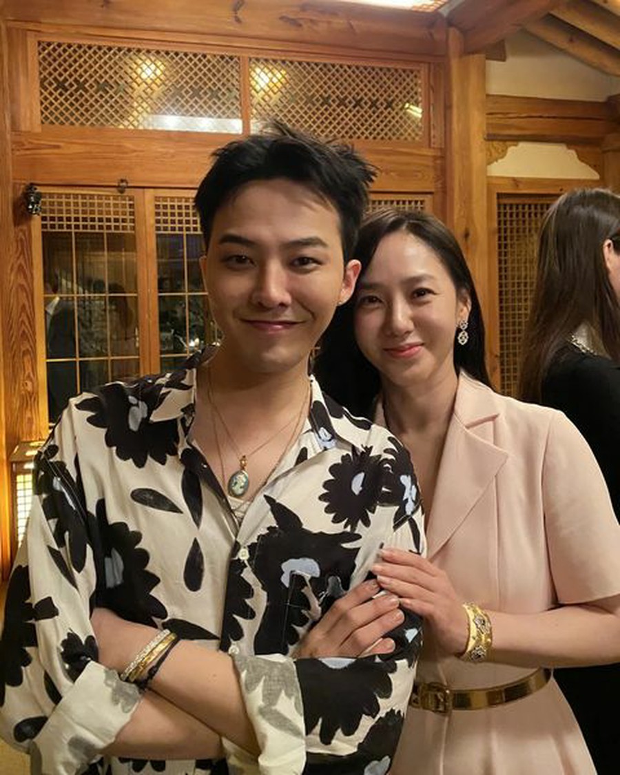 Who is the beauty standing next to G-DRAGON (BIGBANG)? … that actress 16 years older? | wowKorea