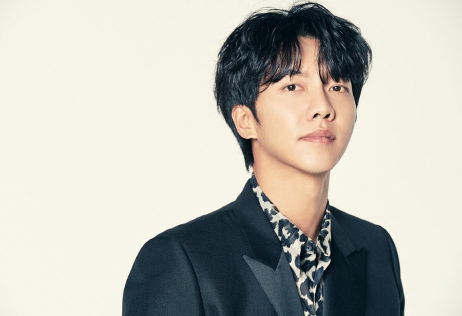 “Director stole some money”… Lee Seung Gi sues HOOK CEO and former directors | wowKorea