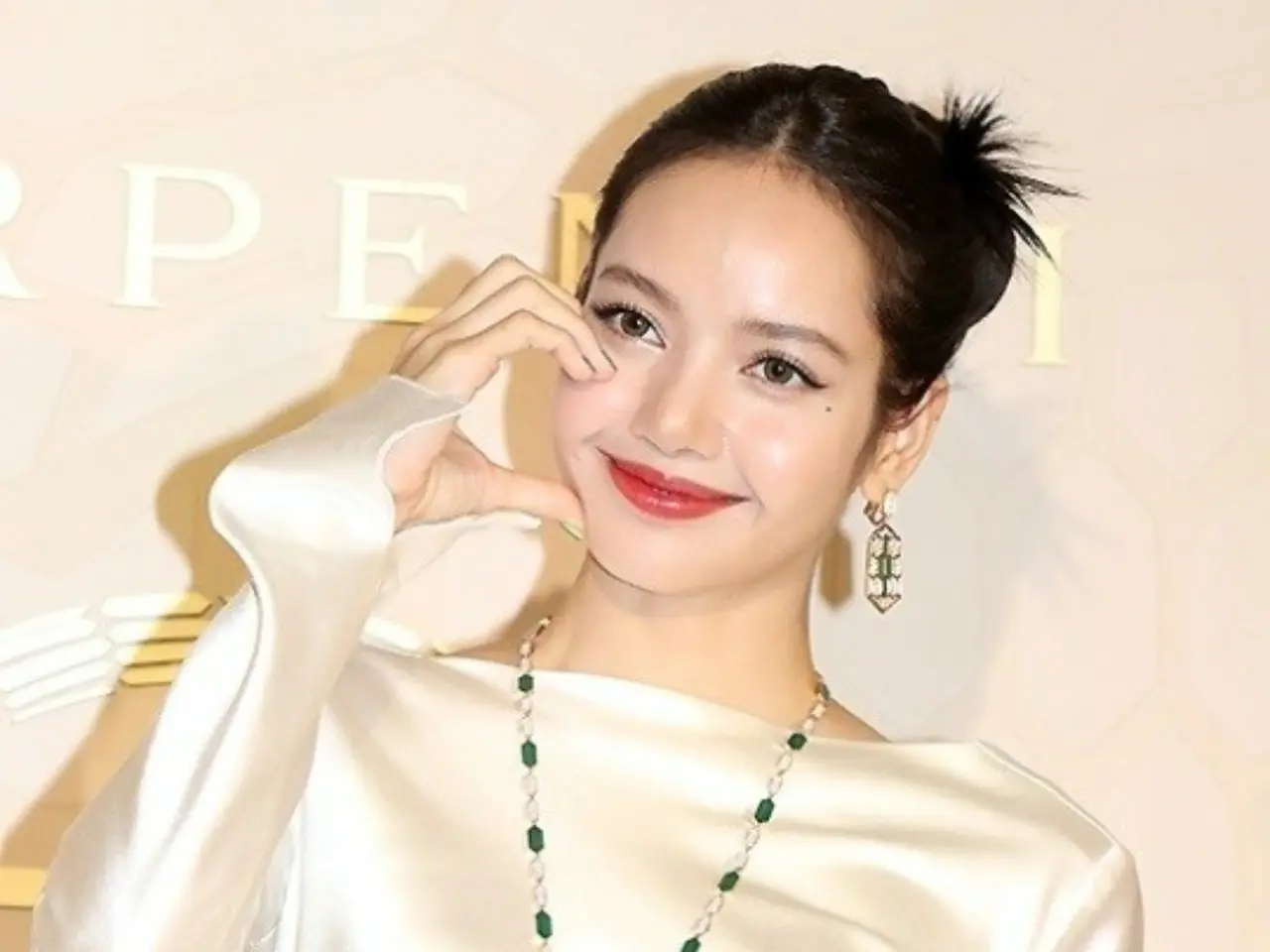 “BLACKPINK” LISA, Love Affair Rumors is dating a second-generation ...