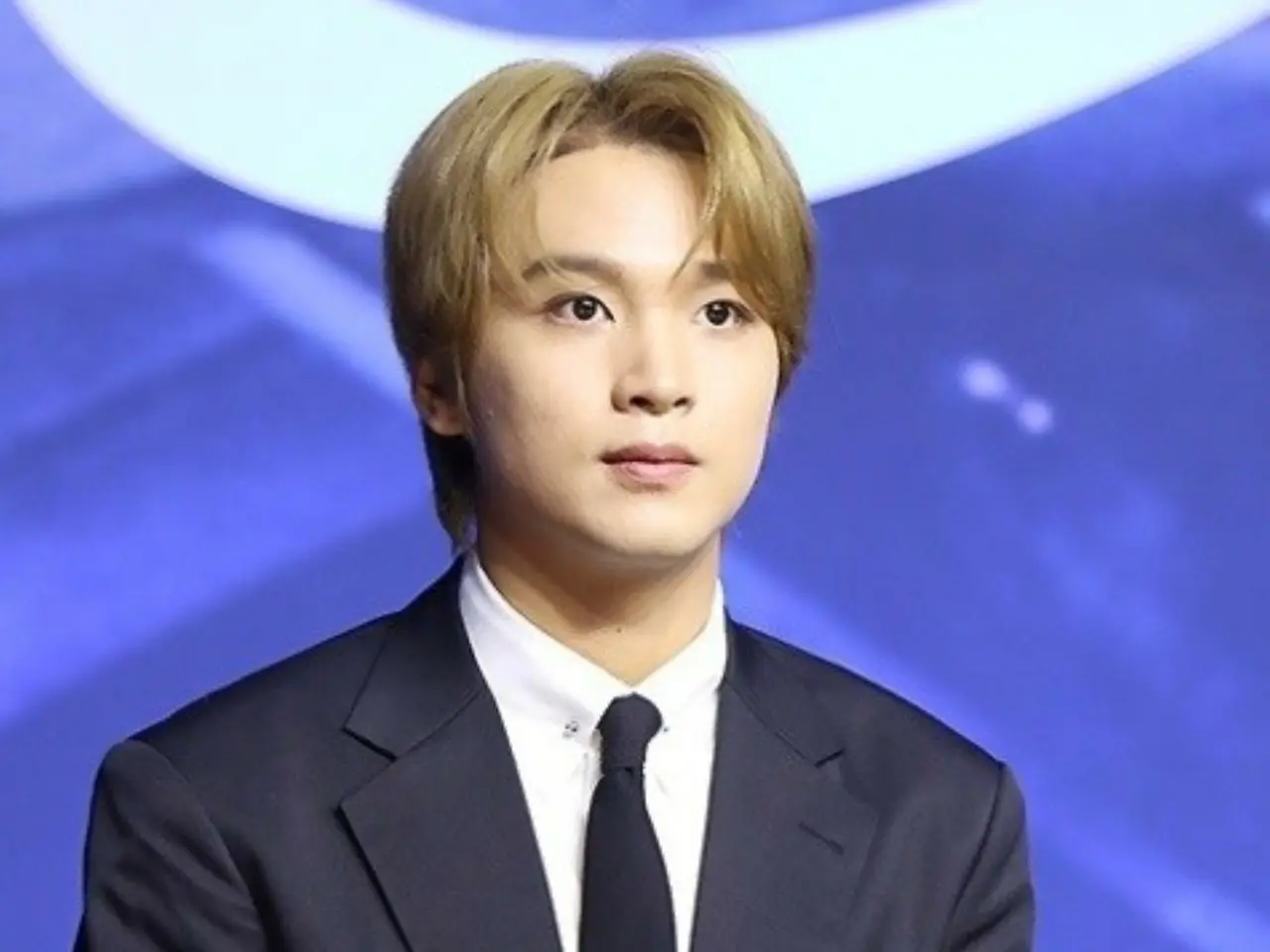 “NCT’s Haechan, who is on hiatus,” smokes in public…Controversy following DO (EXO) | wowKorea