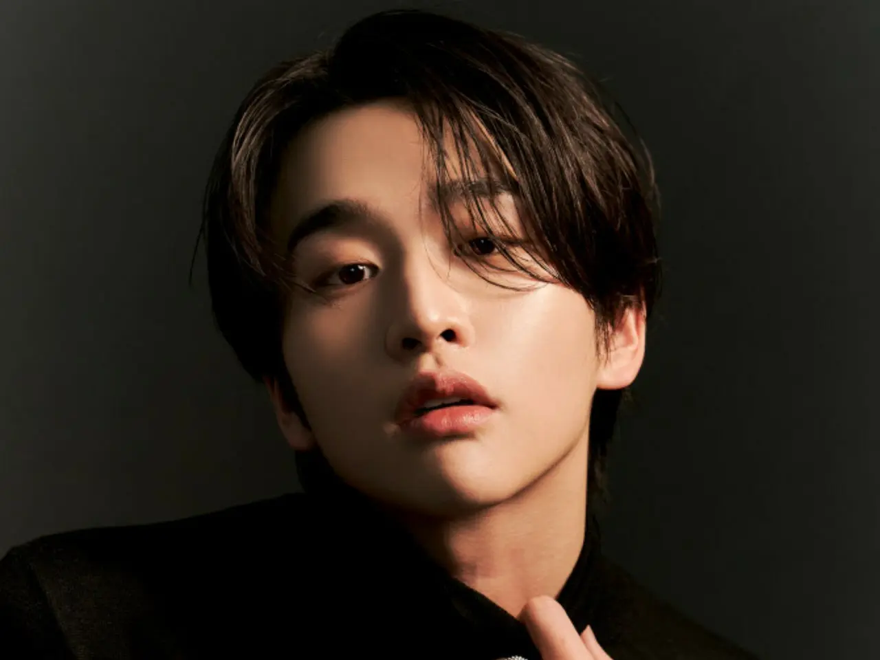 Actor Kim Yoon-woo, who won the Newcomer Award at the MBCDrama Awards ...