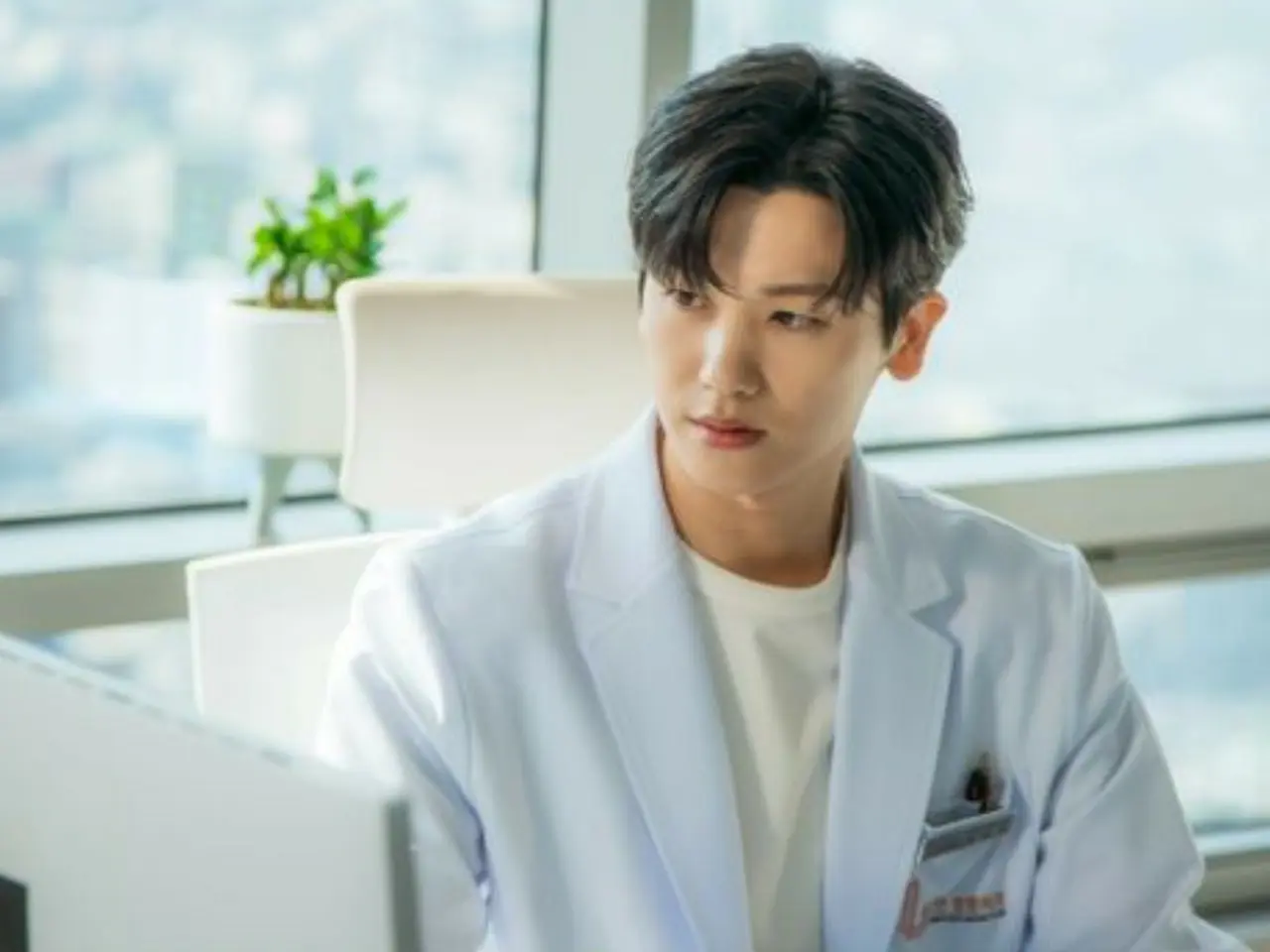 Park Hyung Sik's return... Proves his acting ability has deepened in 'Doctor Slump' | wowKorea