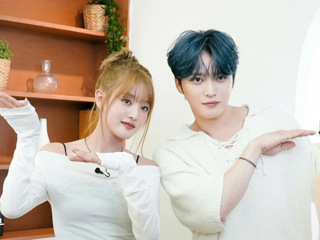 Kim Jaejung and (G)I-DLE's Minnie look like siblings in this photo | wowKorea