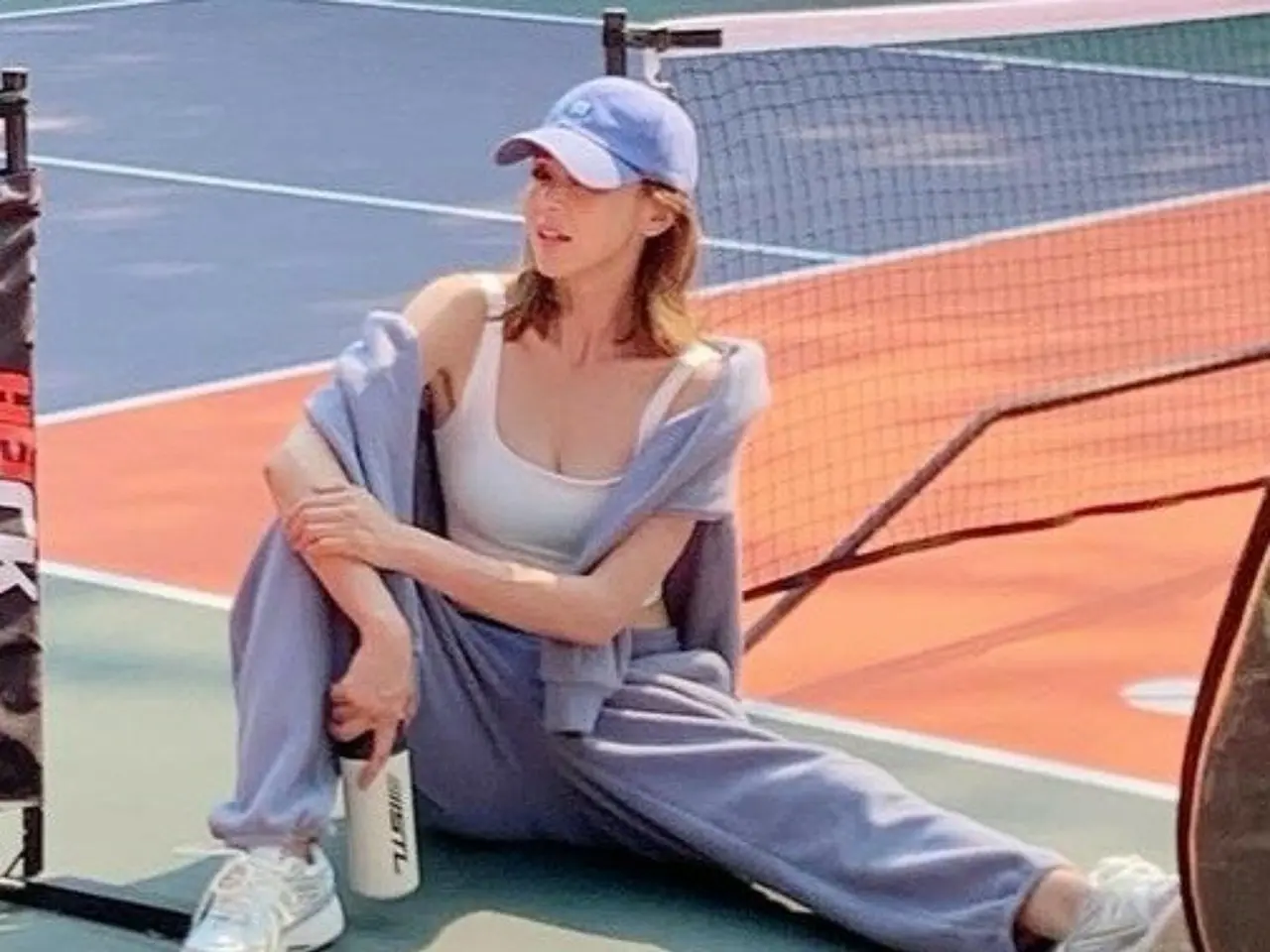 Model SHIHO, 48 years old, ”abs + glamour”... her beautiful body remains ”as is” | wowKorea