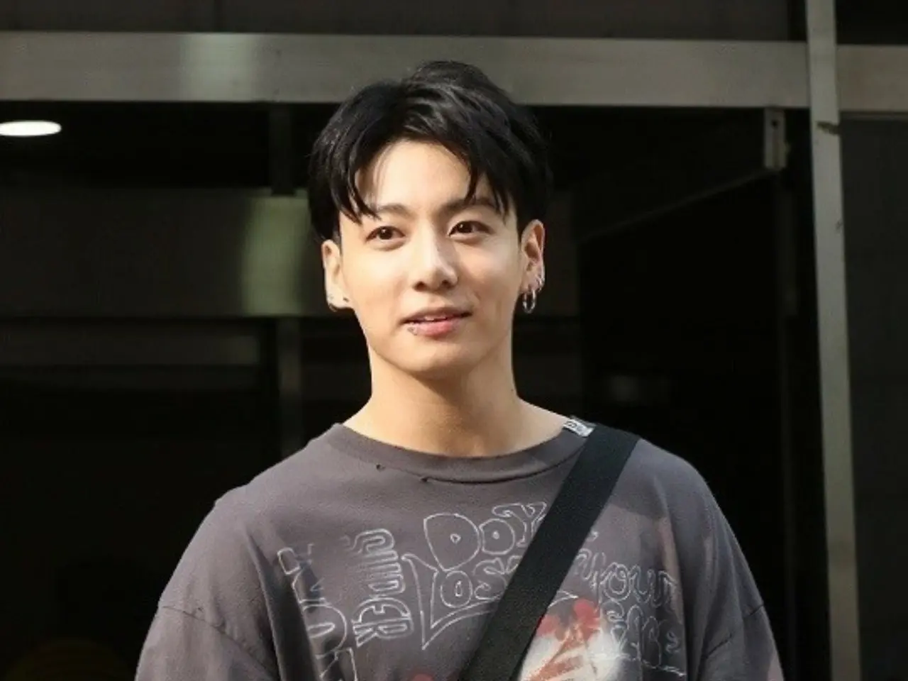 BTS' JUNG KOOK's ”3D” MV surpasses 200 million views... his second solo song | wowKorea