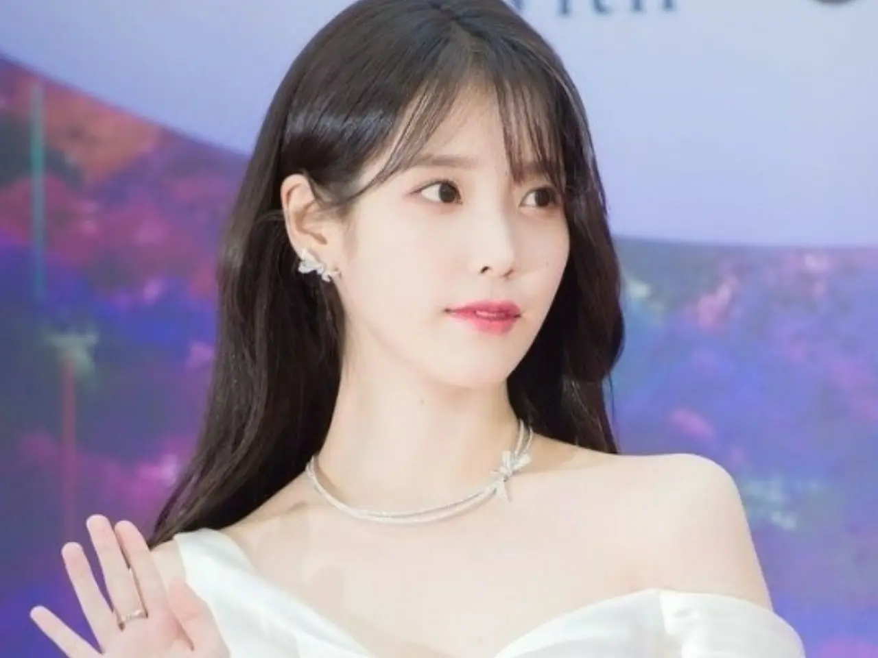 ”Are you relieved?” IU becomes victim of ”malicious comment terrorism” again after President ...