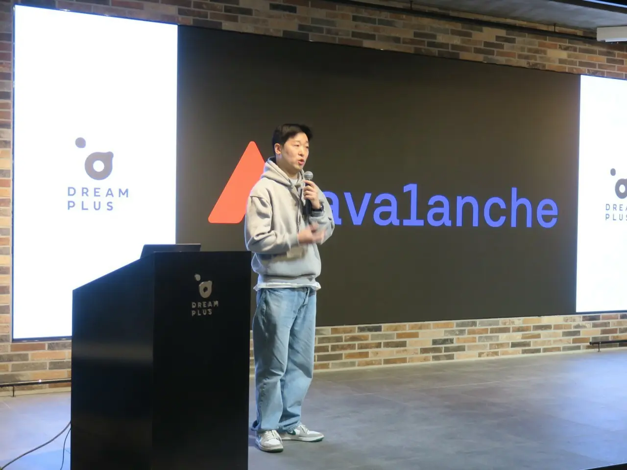 Justin Kim, CEO of AVALANCHE Korea, holds Demo Day event | wowKorea