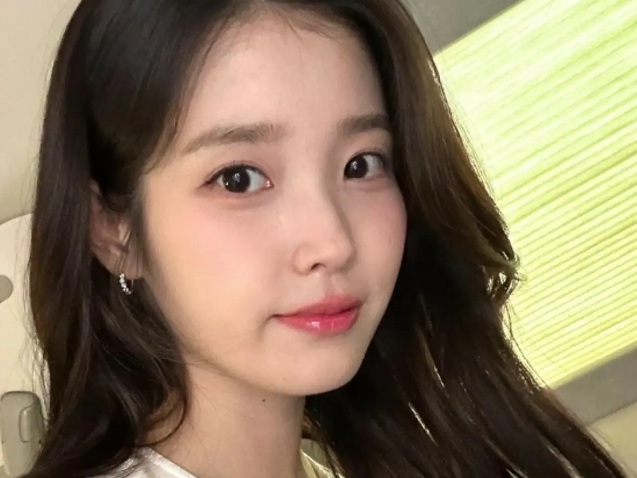 IU is busy as an actress, but will she release a new song? Spotted in the recording studio ...